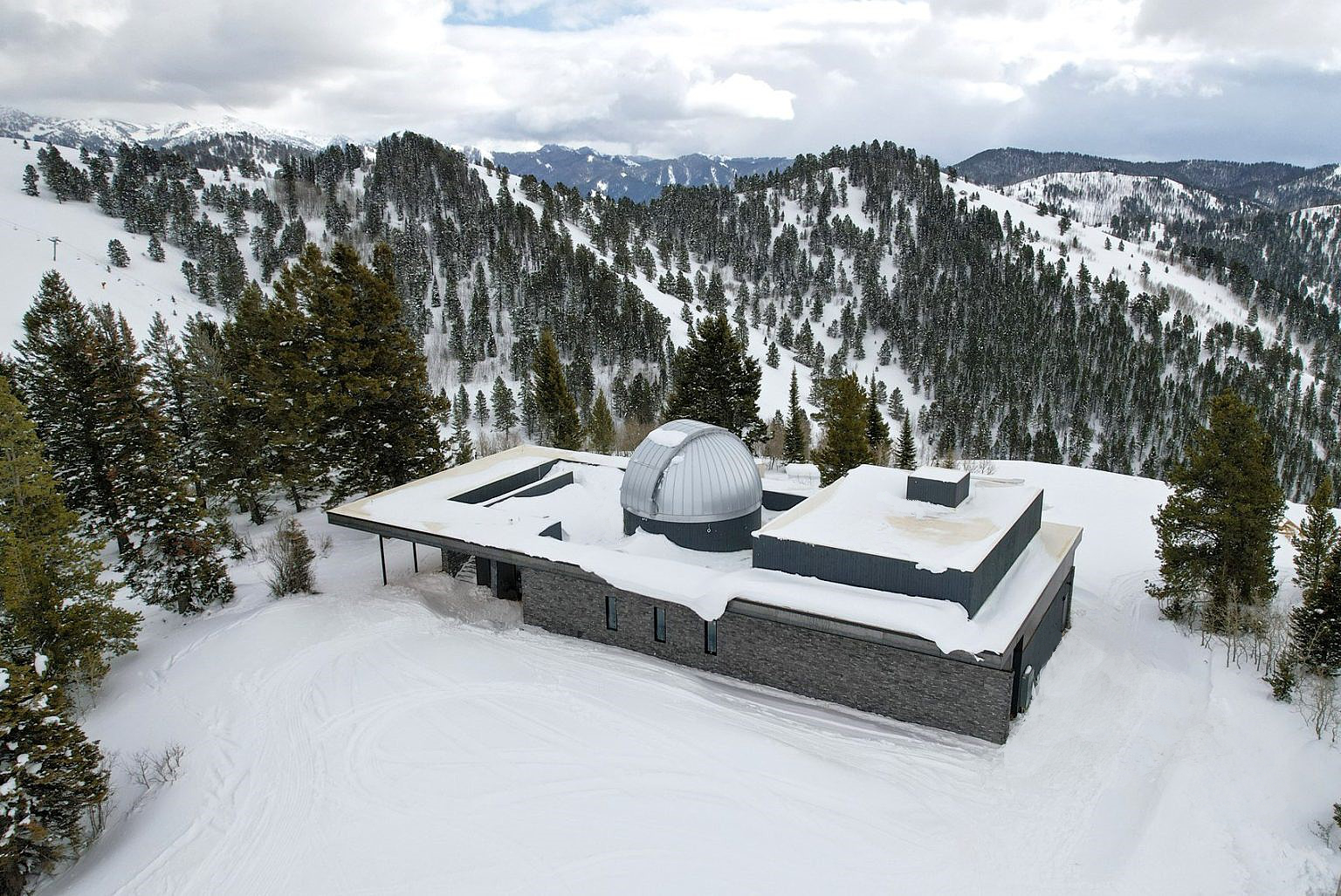 Snow King Observatory - JAKUB GALCZYNSKI . Design Work